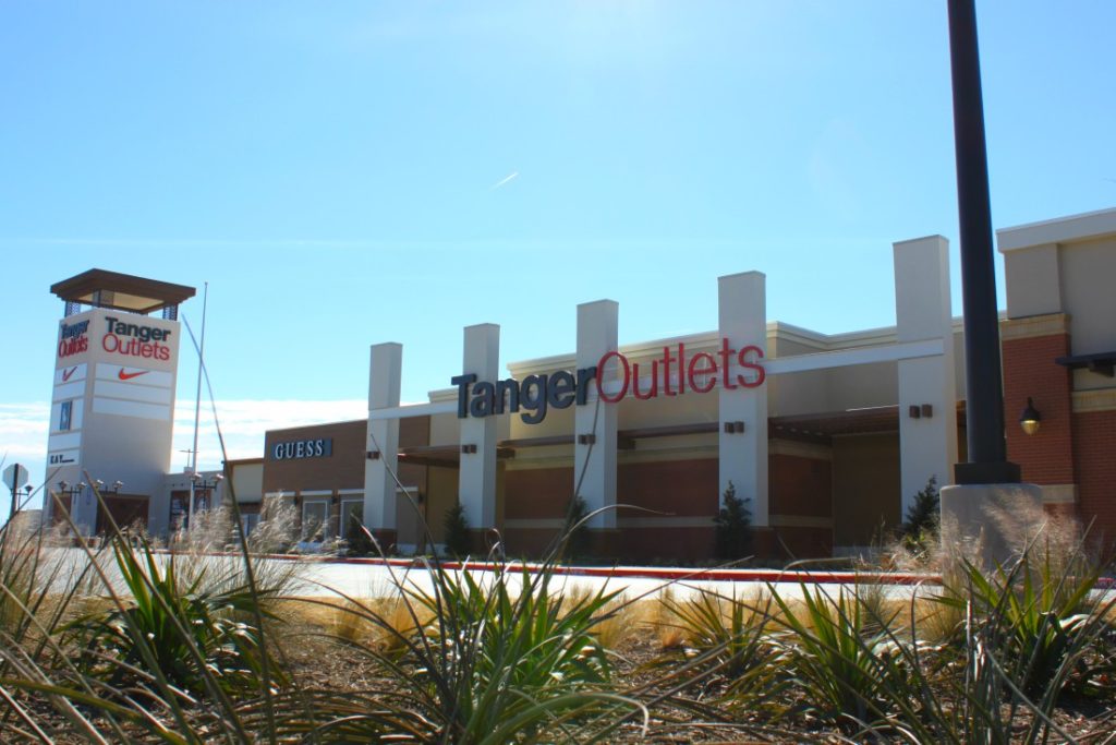 Tanger Outlets – Texas Bomanite