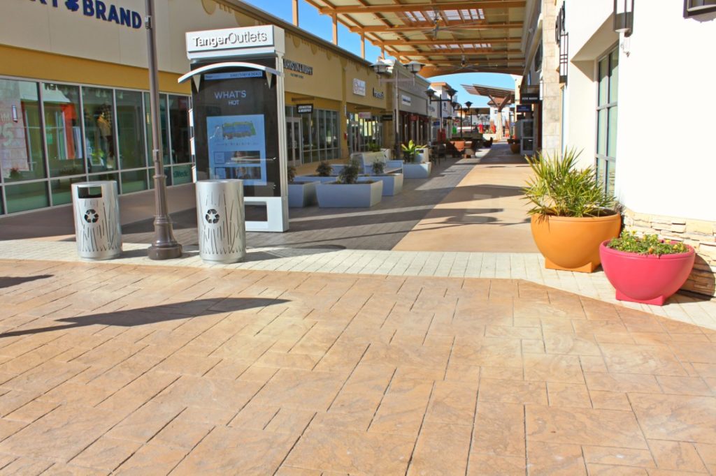 Tanger Outlets – Texas Bomanite